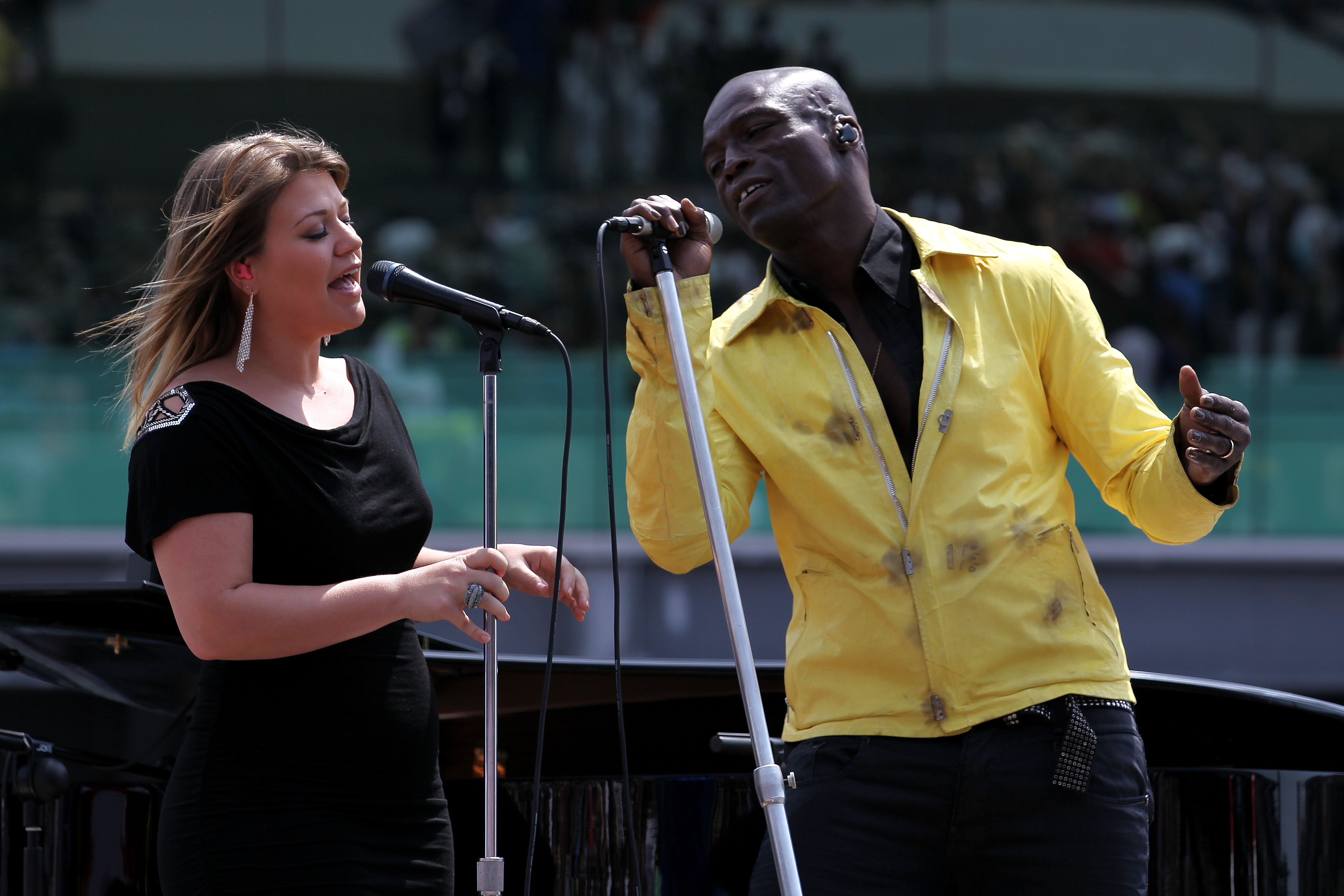 Seal, ‘Idol’ Winner Kelly Clarkson, Composer David Foster Perform ...