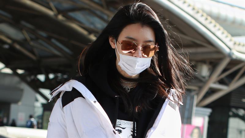 Model Ming Xi Spotted Out Following Her Fall At The Victoria's Secret ...