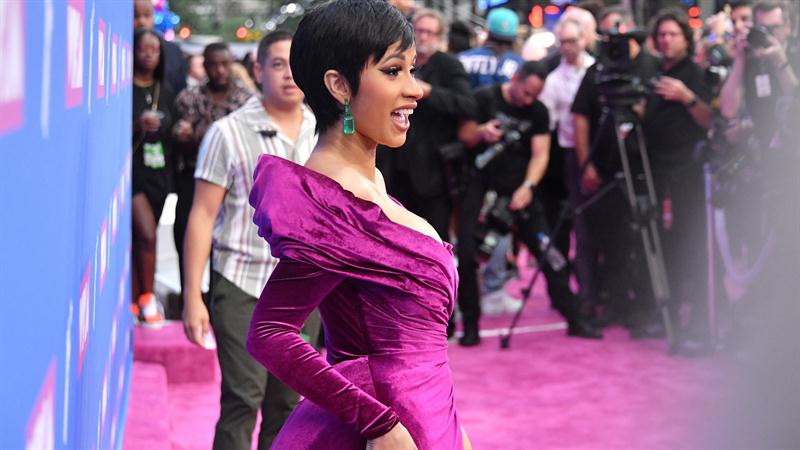 Cardi B Shows Off Post-Baby Bod At The MTV VMAs Two Months After Giving ...