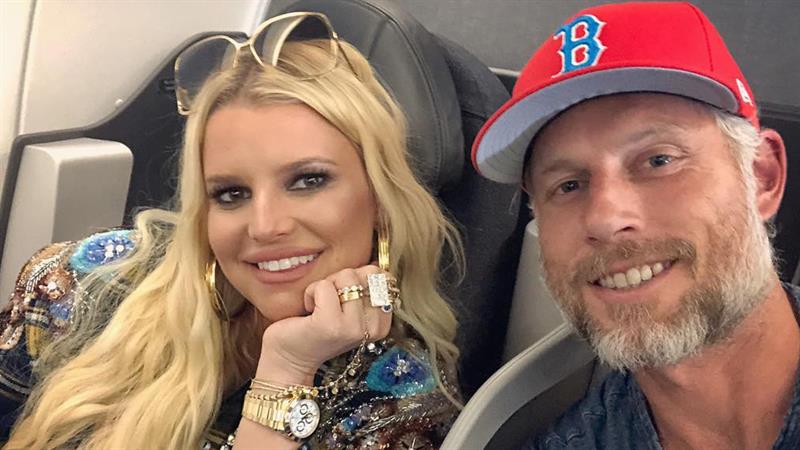 Jessica Simpson Announces She S Expecting Her Third Child With Eric