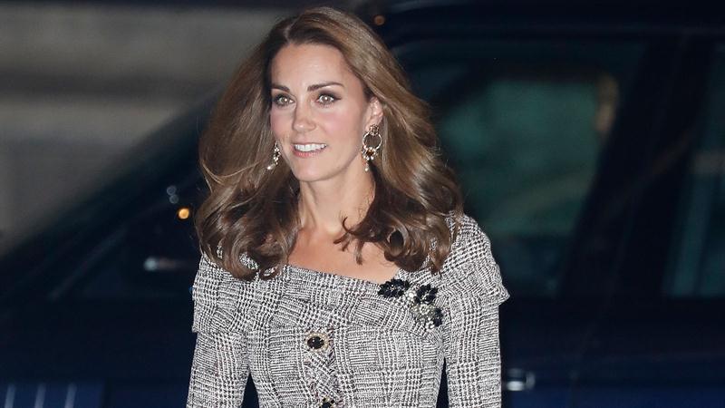 Kate Middleton Wows In Off-The-Shoulder Look At A London Photography ...