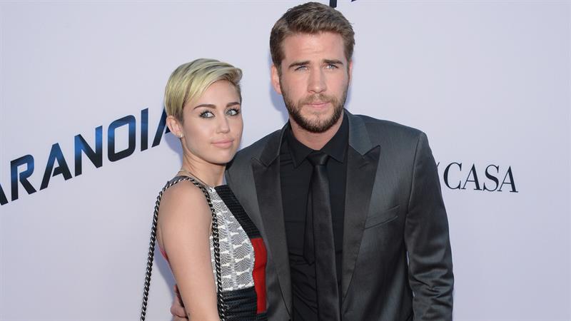 Miley Cyrus & Liam Hemsworth Lose Their Home In The California ...