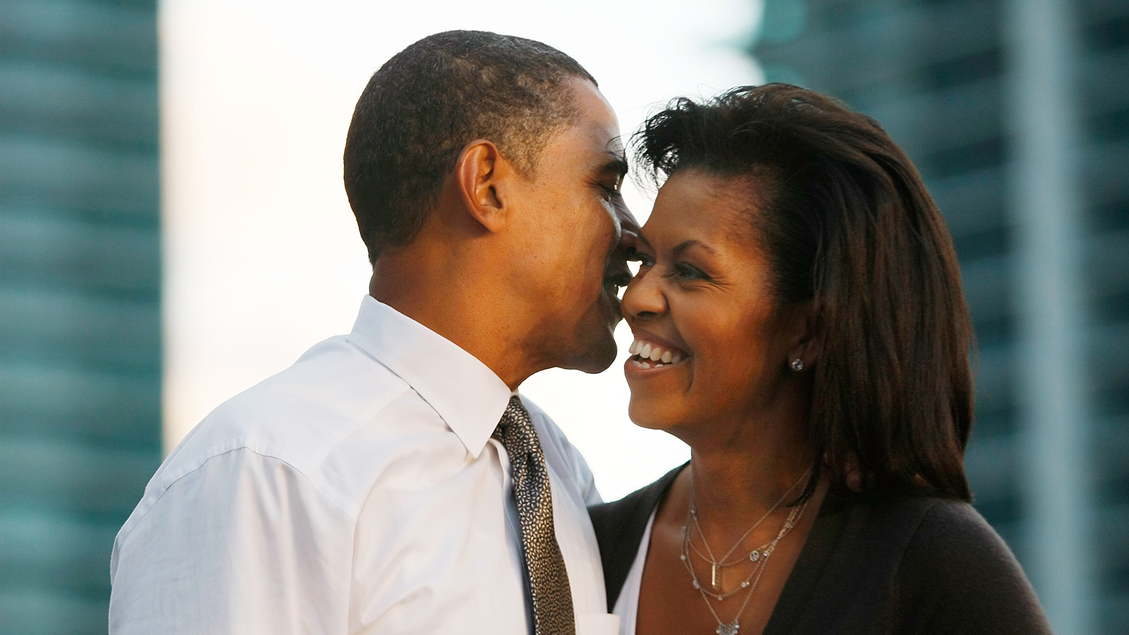 How Michelle Obama Fell In Love With Barack Obama: From Her First ...