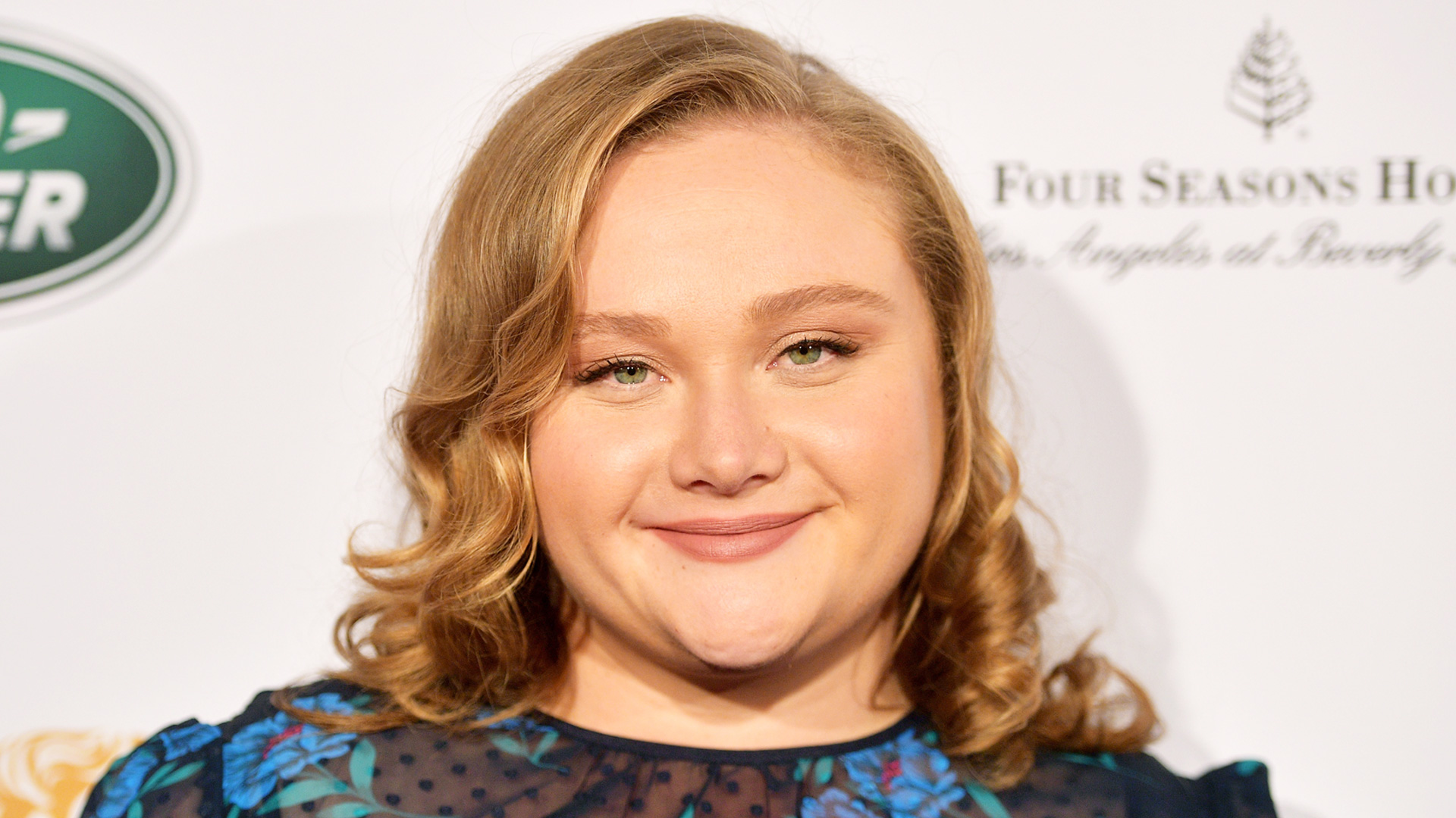 'Bird Box's' Danielle MacDonald Dishes On Working With Both Sandra ...