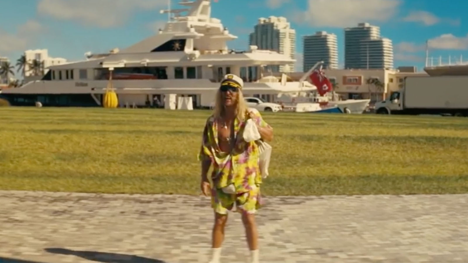The New 'Beach Bum' Trailer With Zac Efron Is Here: Watch Now! - Access
