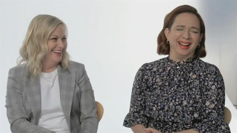 Maya Rudolph And Amy Poehler Cant Stop Laughing In Parade Magazine Behind The Scenes Interview