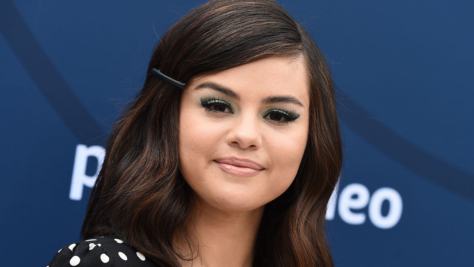 Selena Gomez Reveals She Was A 'Nerd' Who Only 'Hung Out With One ...