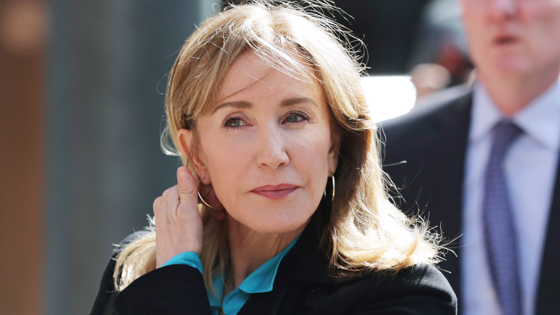 Felicity Huffman Begins 14-Day Prison Sentence For College Admissions ...