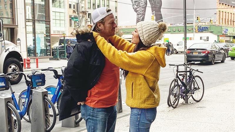 Chip And Joanna Gaines Playfully Recreate Justin And Hailey Bieber's Ad ...