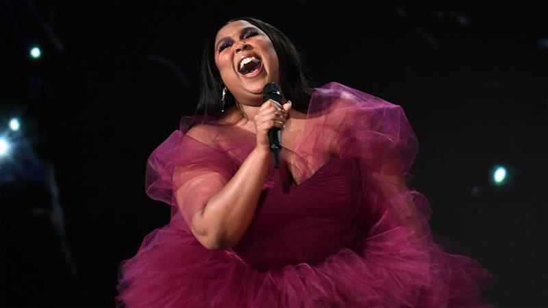 Lizzo Gives Emotional Performance Of Her New Song ‘Jerome’ At AMAs | Access