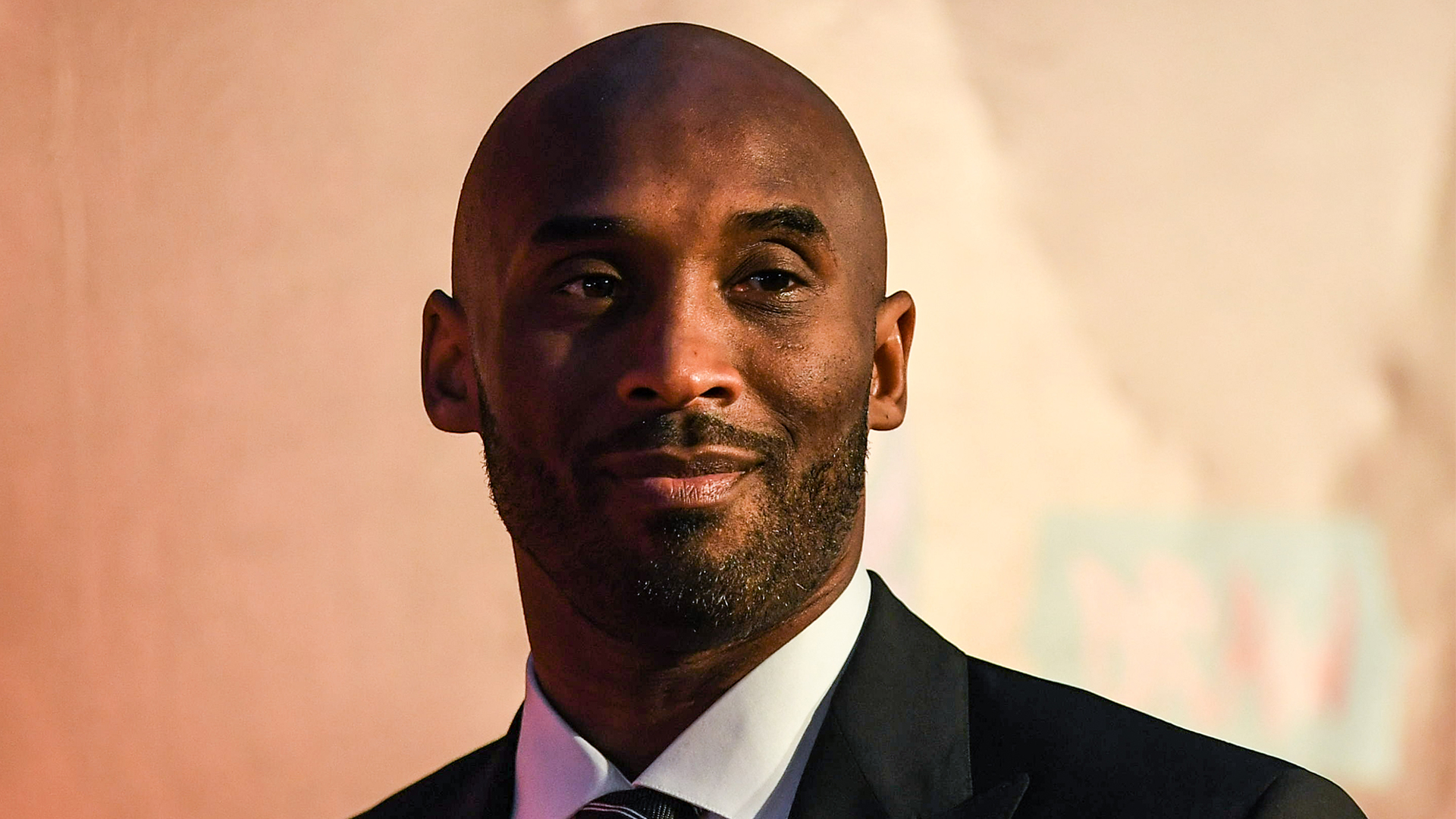 Kobe Bryant Tragedy: Psychotherapist Explains How Fans And Loved Ones ...