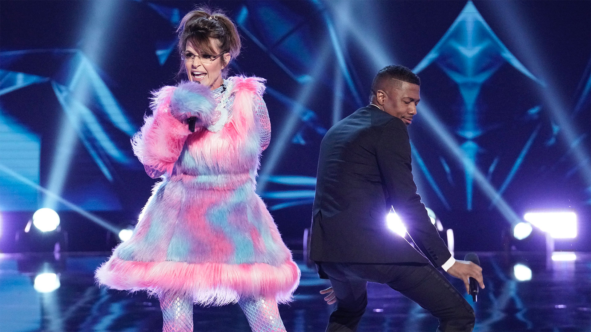 Sarah Palin Shocks Everyone By Rapping On 'The Masked Singer' | Access