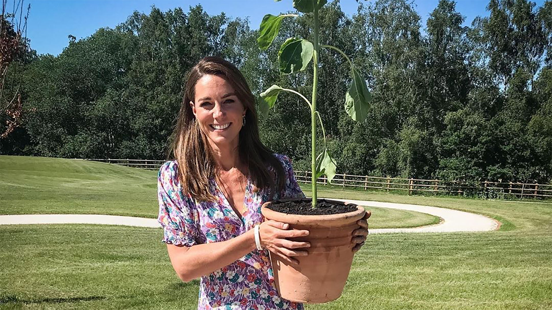 Kate Middleton Plants Sunflower In Memory Of 9-Year-Old Boy At Royal ...