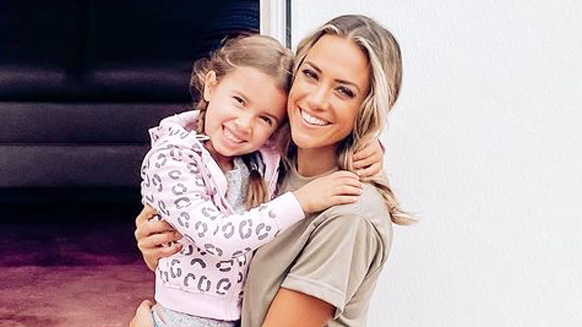 Jana Kramer Warns Parents After 4-Year-Old Daughter Briefly Goes ...
