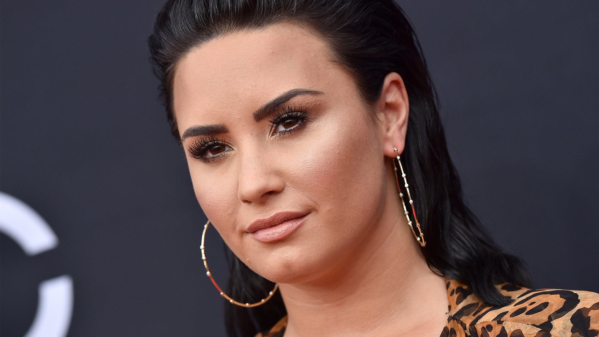 Demi Lovato Reveals She Drinks & Smokes Weed In Moderation After Near ...