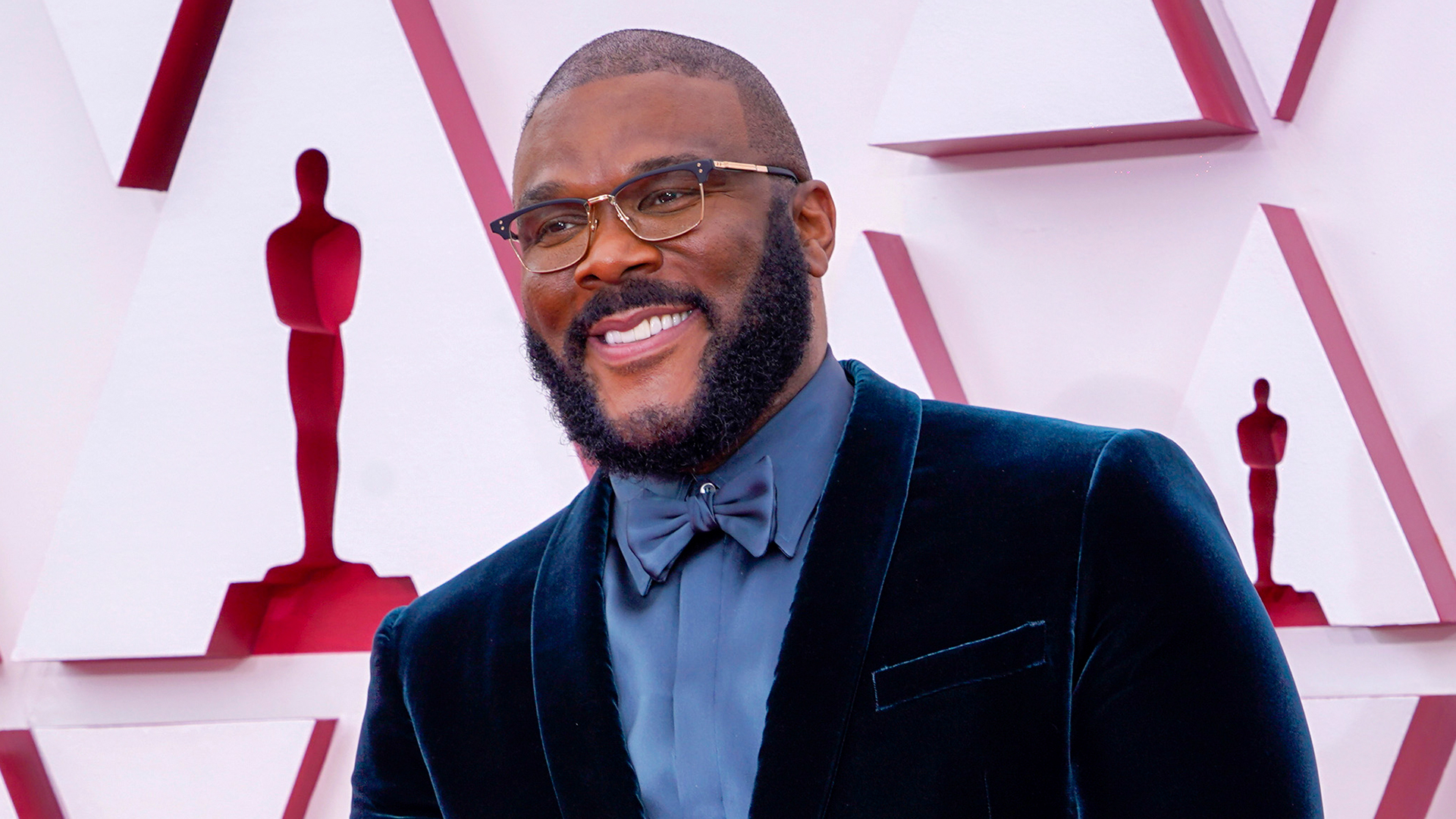 Tyler Perry Delivers Searing Anti-Hate Speech While Accepting ...