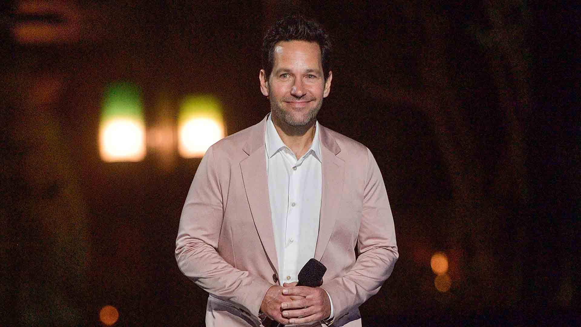 Paul Rudd’s Pink Suit Sends Fans Into A Frenzy At Avengers Campus ...