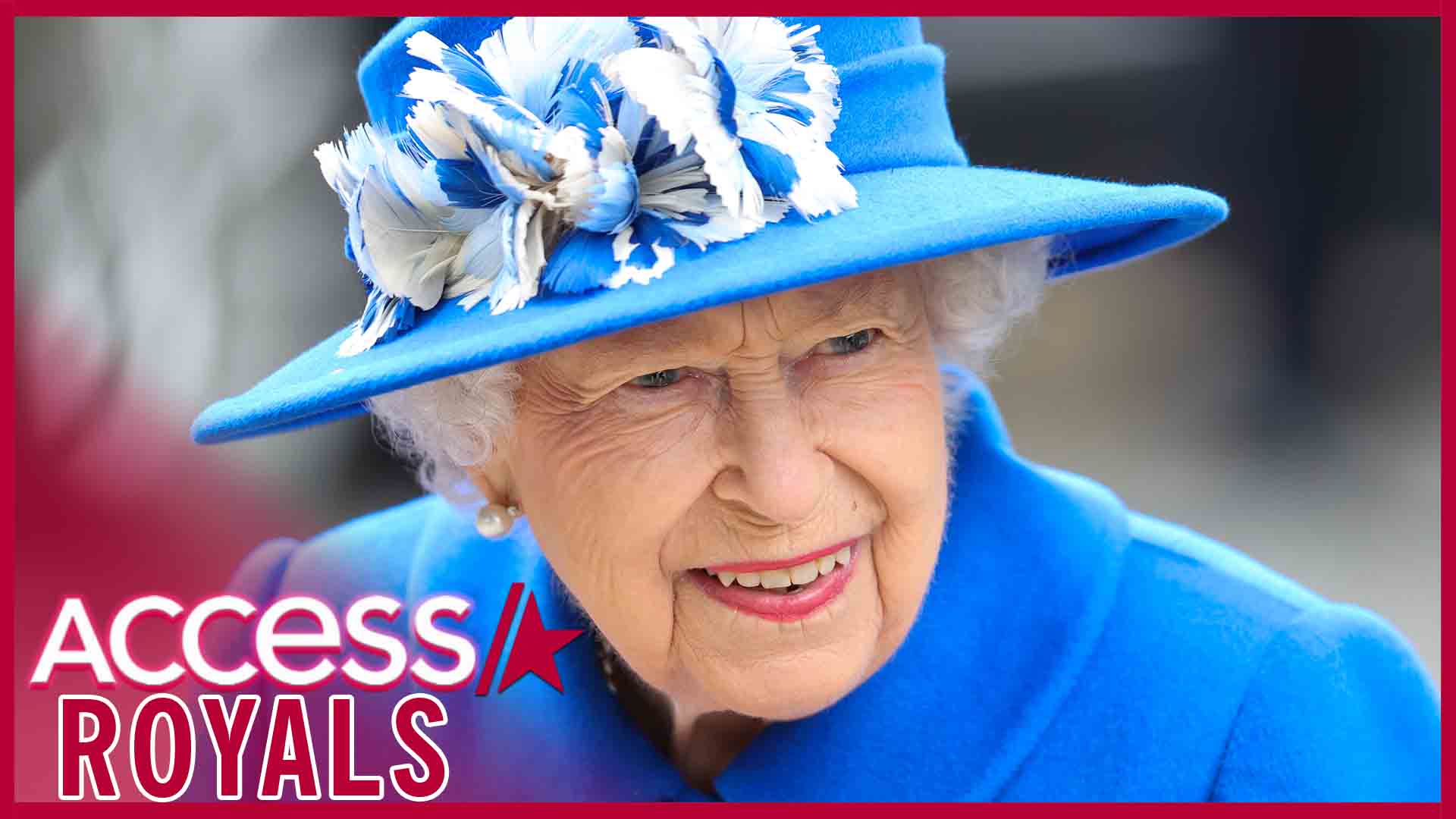 Queen Elizabeth Stuns In Royal Blue While Beaming With Children In ...