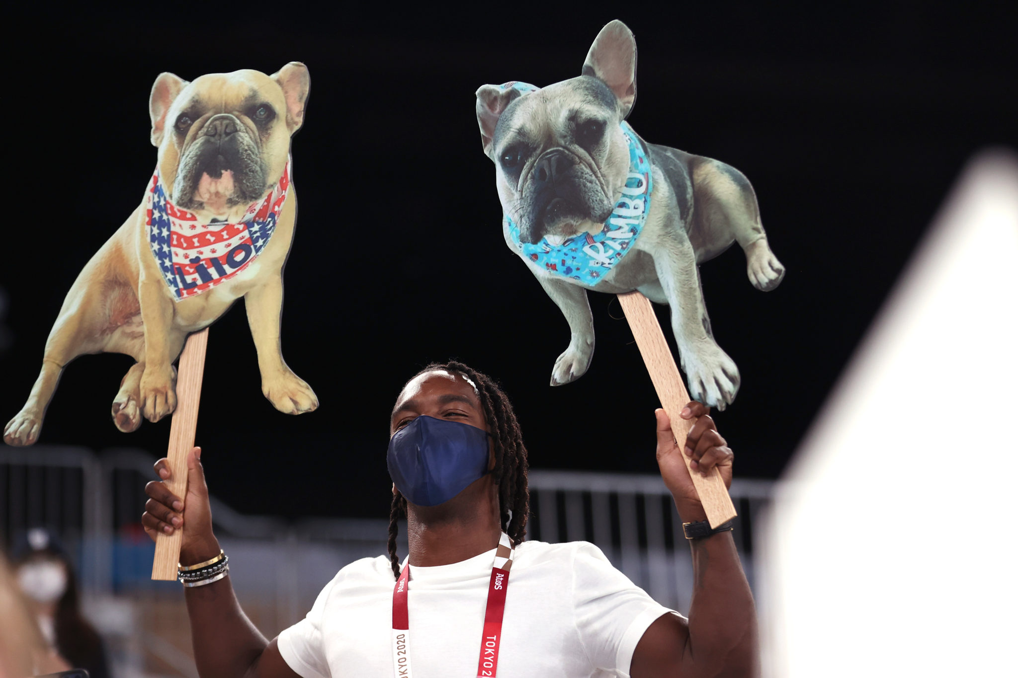 Simone Biles Has The BEST Reaction To Seeing Her Dogs Faces In Stands ...