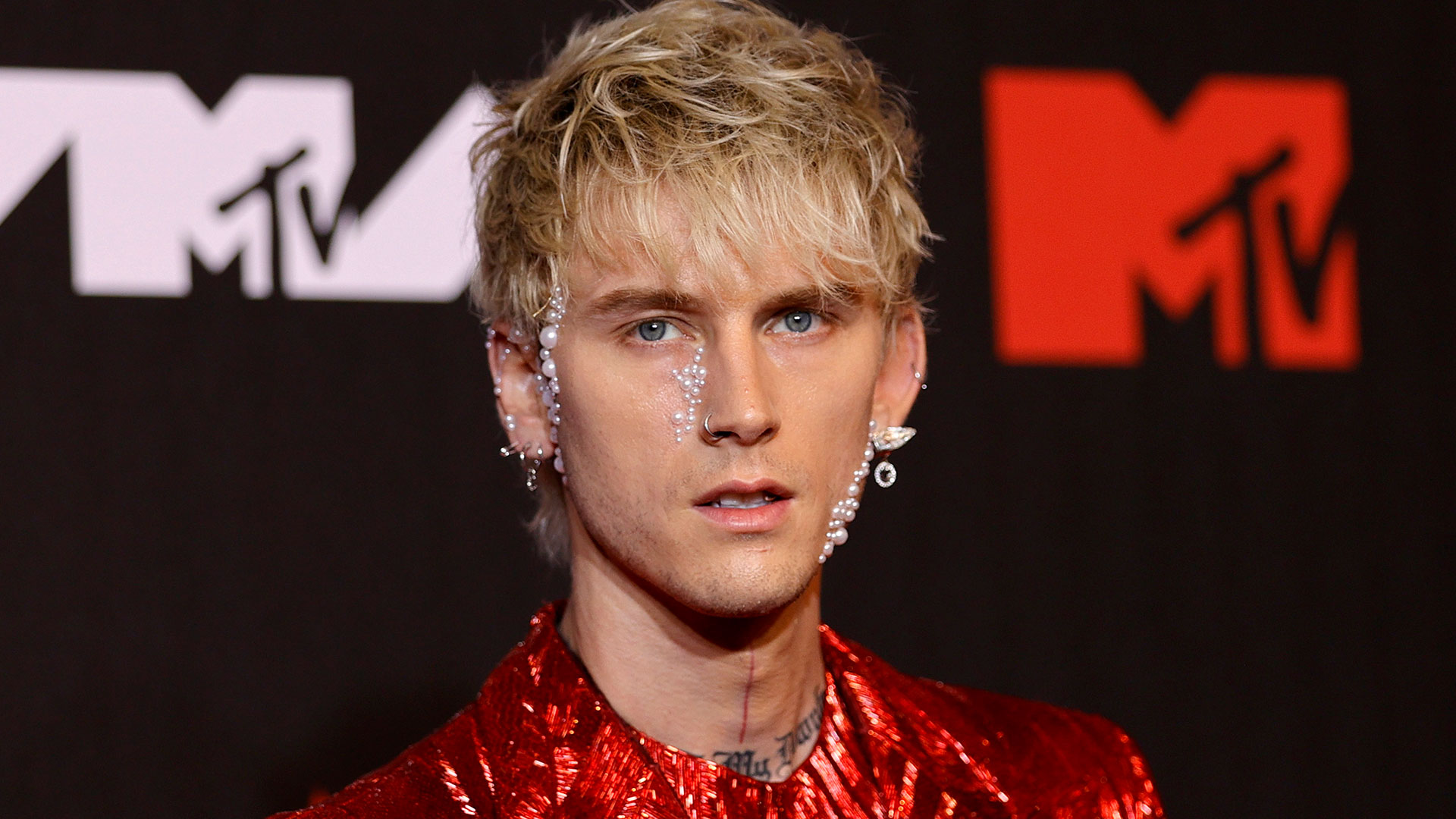 Machine Gun Kelly Gets Real About Mental Health: I'm 'Sick Of Smiling ...