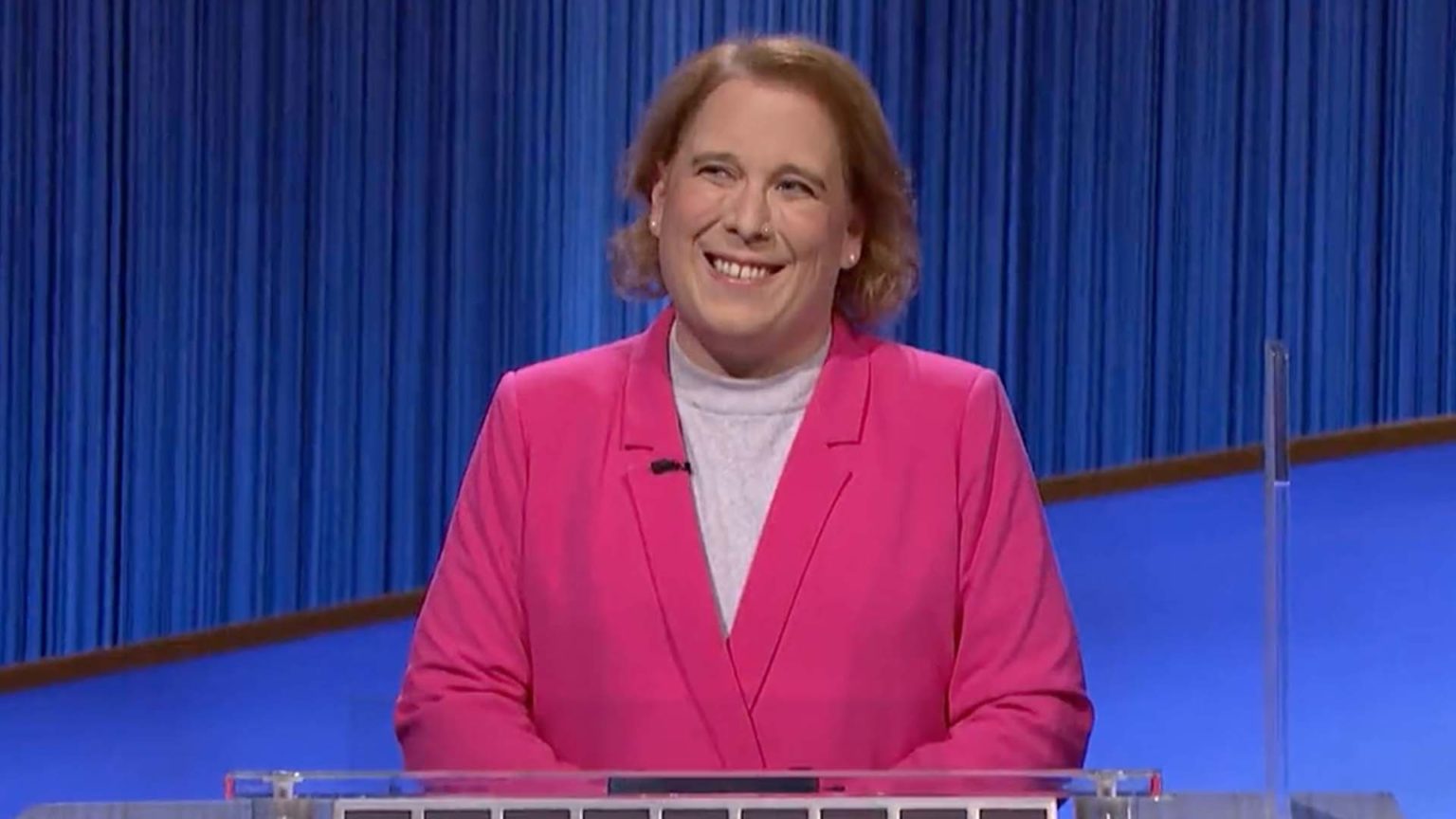 'Jeopardy!' Champ Amy Schneider's Historic Winning Streak Ends After 40 ...
