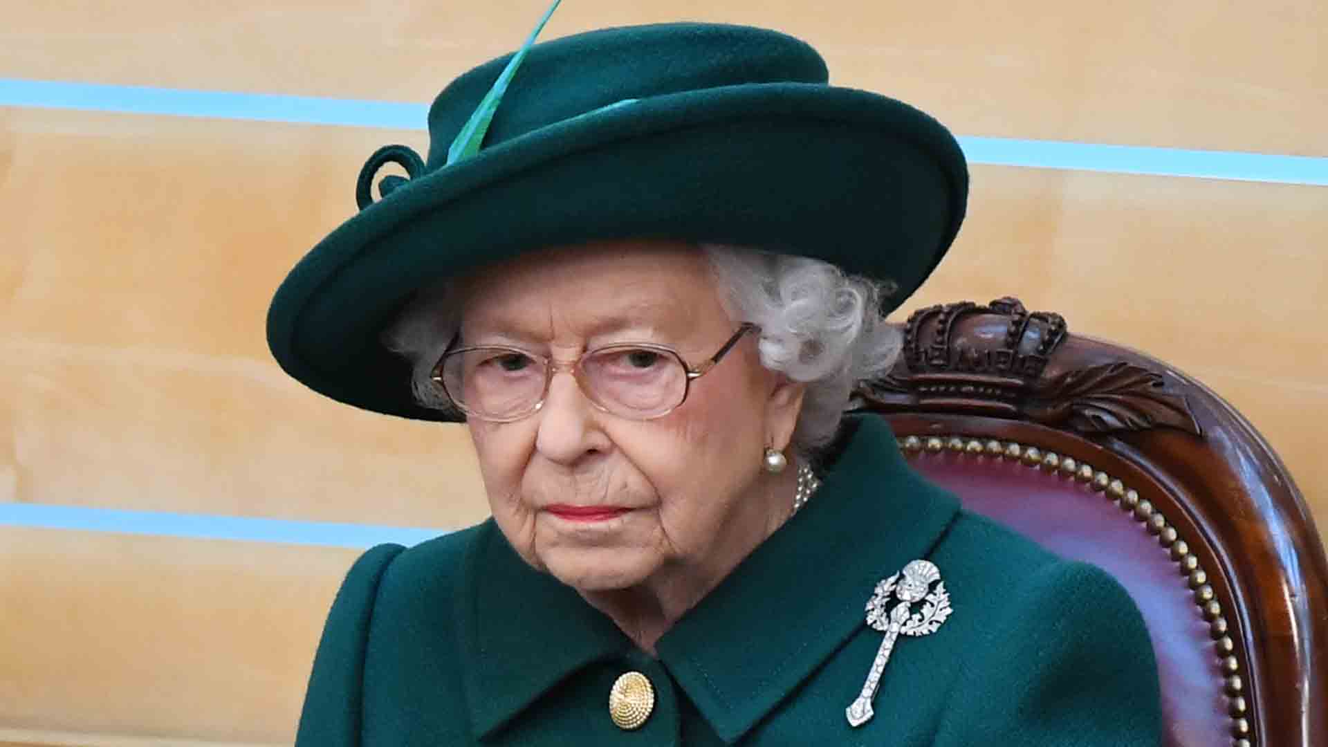Queen Elizabeth Speaks Out After Having Covid-19: It Leaves 'One ...