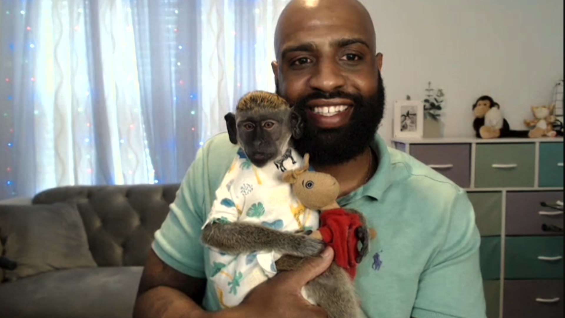 Mario Lopez Gets Impressed By TikTok Star Mojo The Monkey’s Mullet | Access