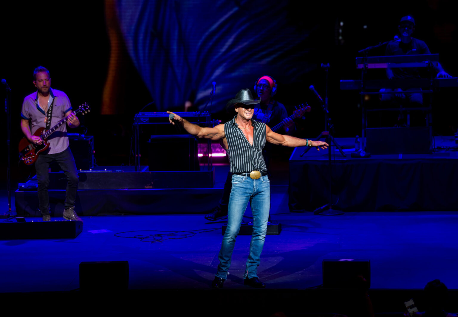 Tim McGraw Gushes Over Wife Faith Hill And Daughter Audrey During ...