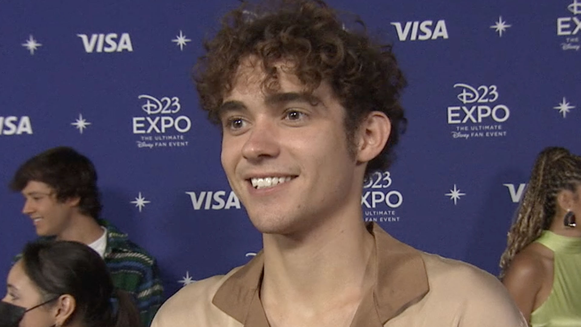 Joshua Bassett On Reuniting With Olivia Rodrigo On 'HSMTMTS' Red Carpet ...