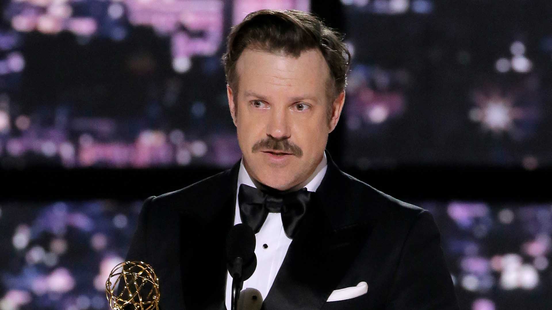 Jason Sudeikis Thanks His Parents In Emmy Awards Speech For 'Ted Lasso ...