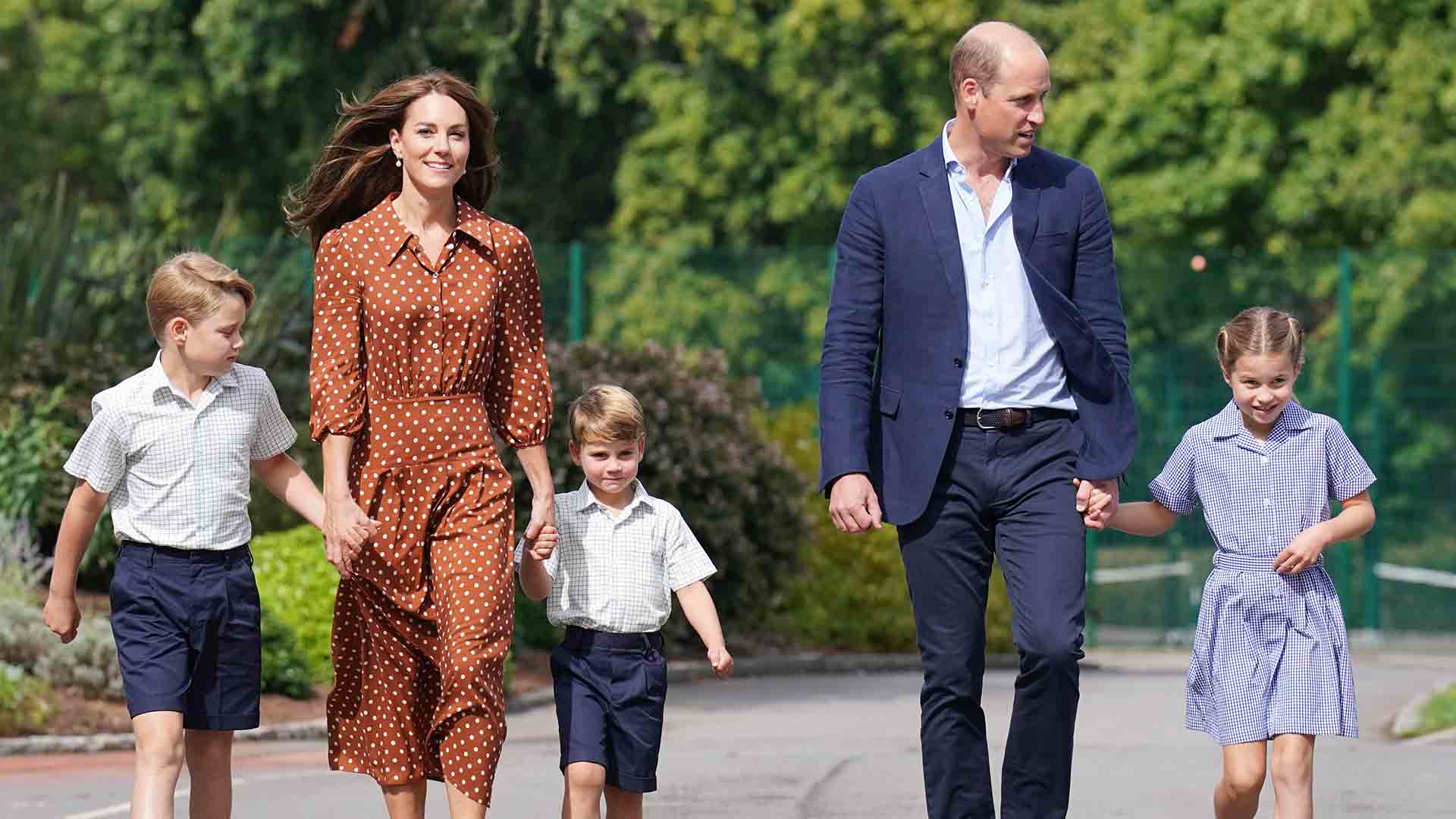 Kate Middleton & Prince William Take Prince George, Princess Charlotte ...