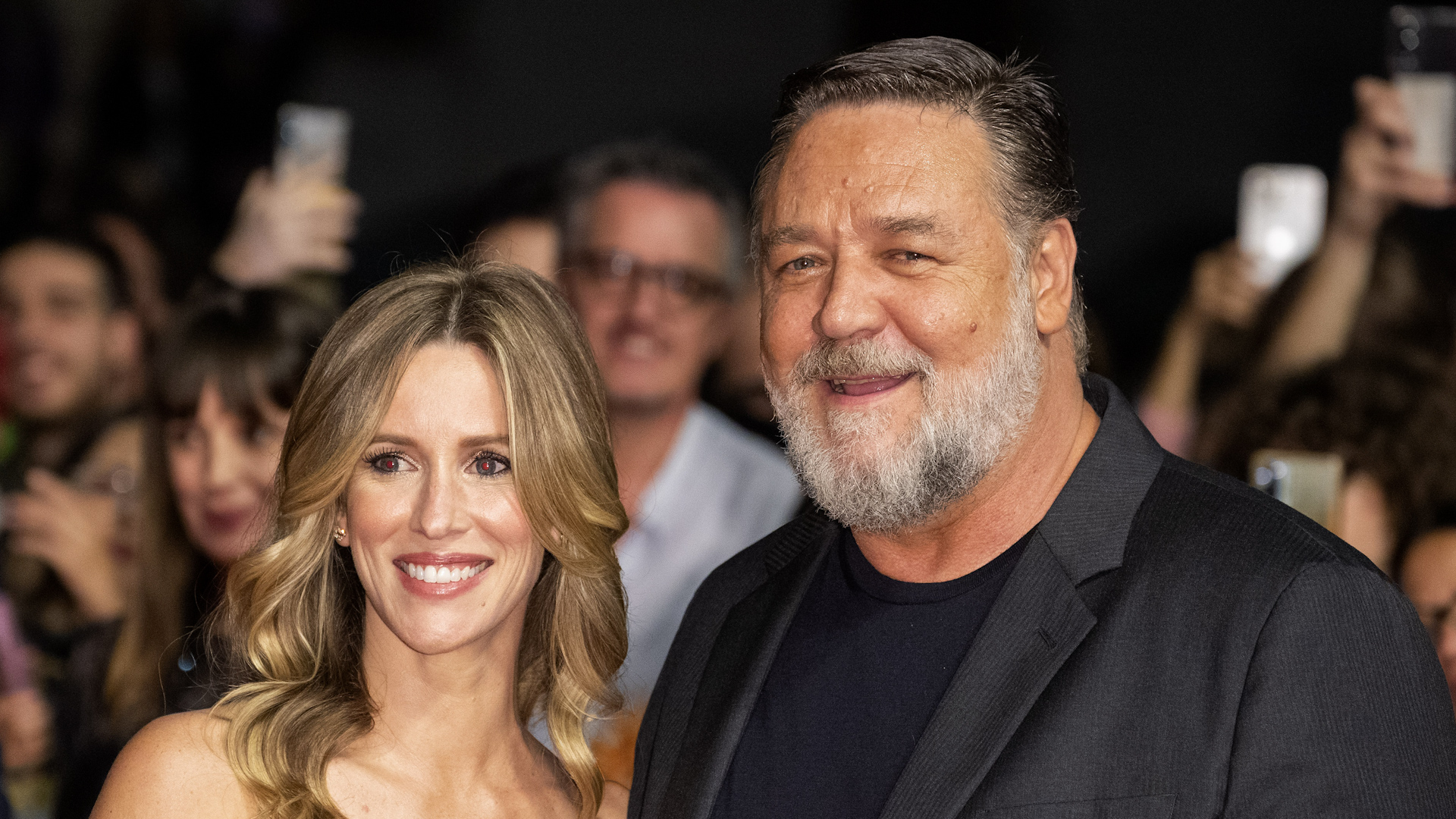 Russell Crowe Steps Out With 31-Year-Old Girlfriend Britney Theriot For ...