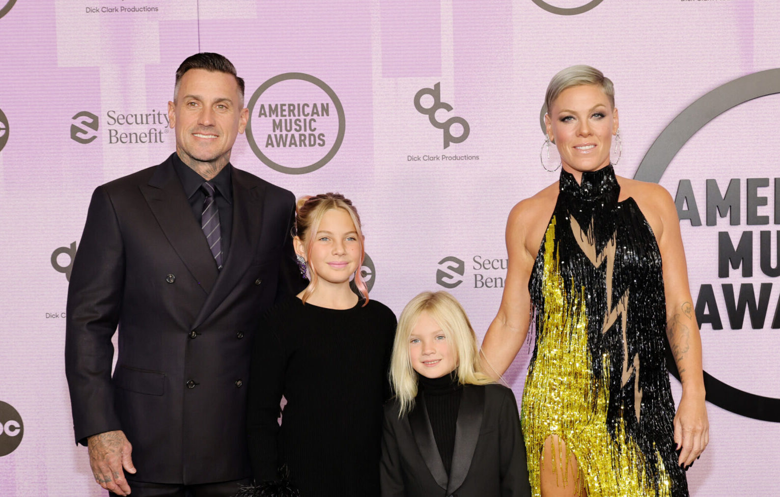 P!nk Brings Husband Carey Hart and Kids Willow & James To 2022 AMAs ...