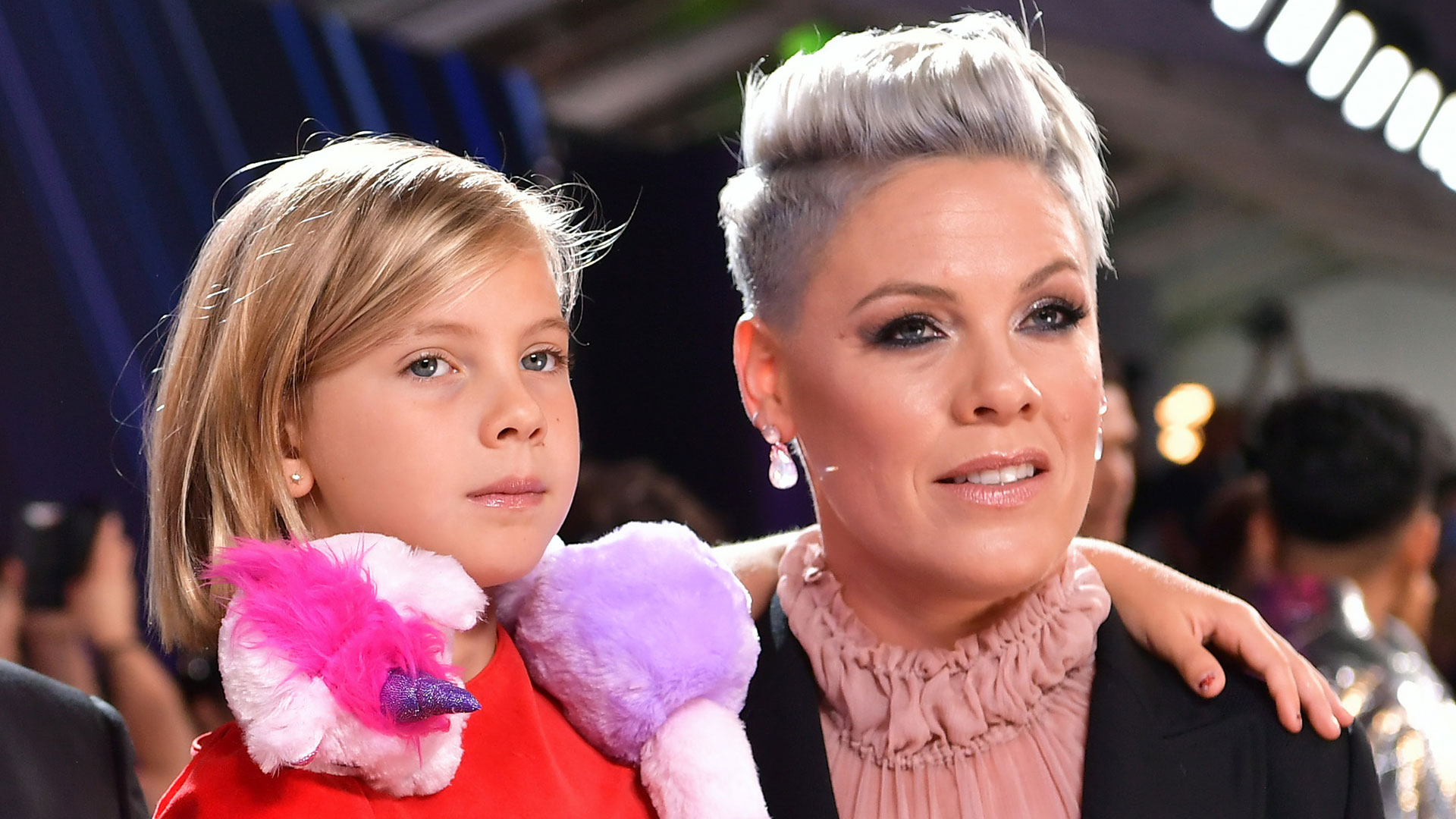 Pink's Daughter Willow Steals The Show At School Recital With Rendition ...