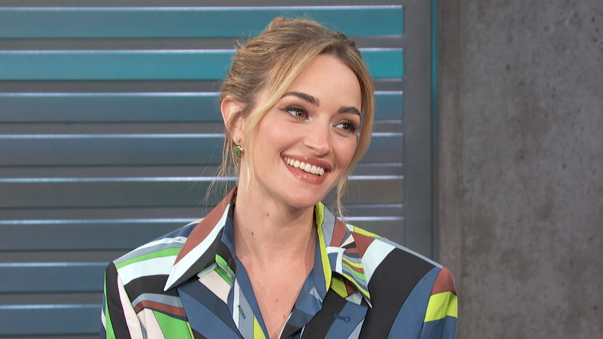 Brianne Howey Knew 'Ginny & Georgia' Was A Hit When Her Husband Binge ...