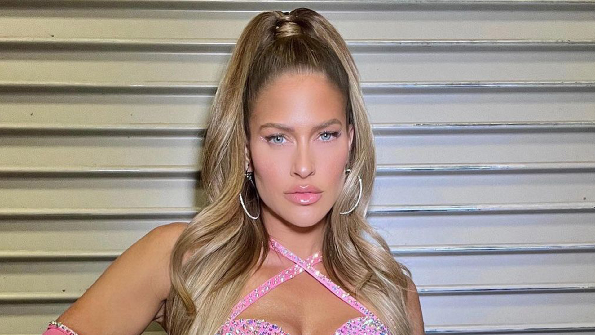 Former WWE Star Kelly Kelly Announces Pregnancy: See Her Growing Bump ... Former WWE Star Kelly Kelly Announces Pregnancy: See Her Growing Bump ...