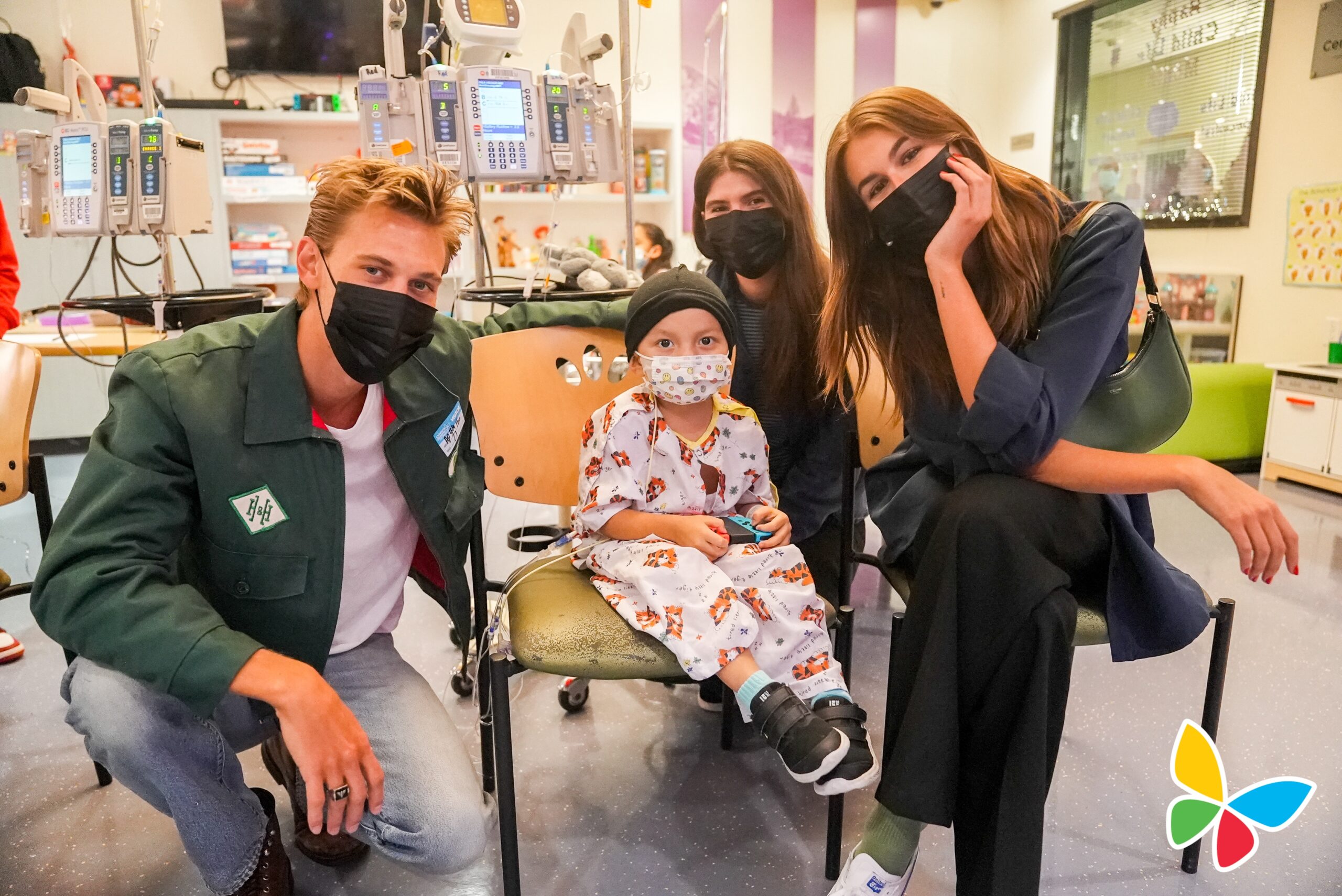 Austin Butler & Kaia Gerber Visit Children In The Hospital Together ...