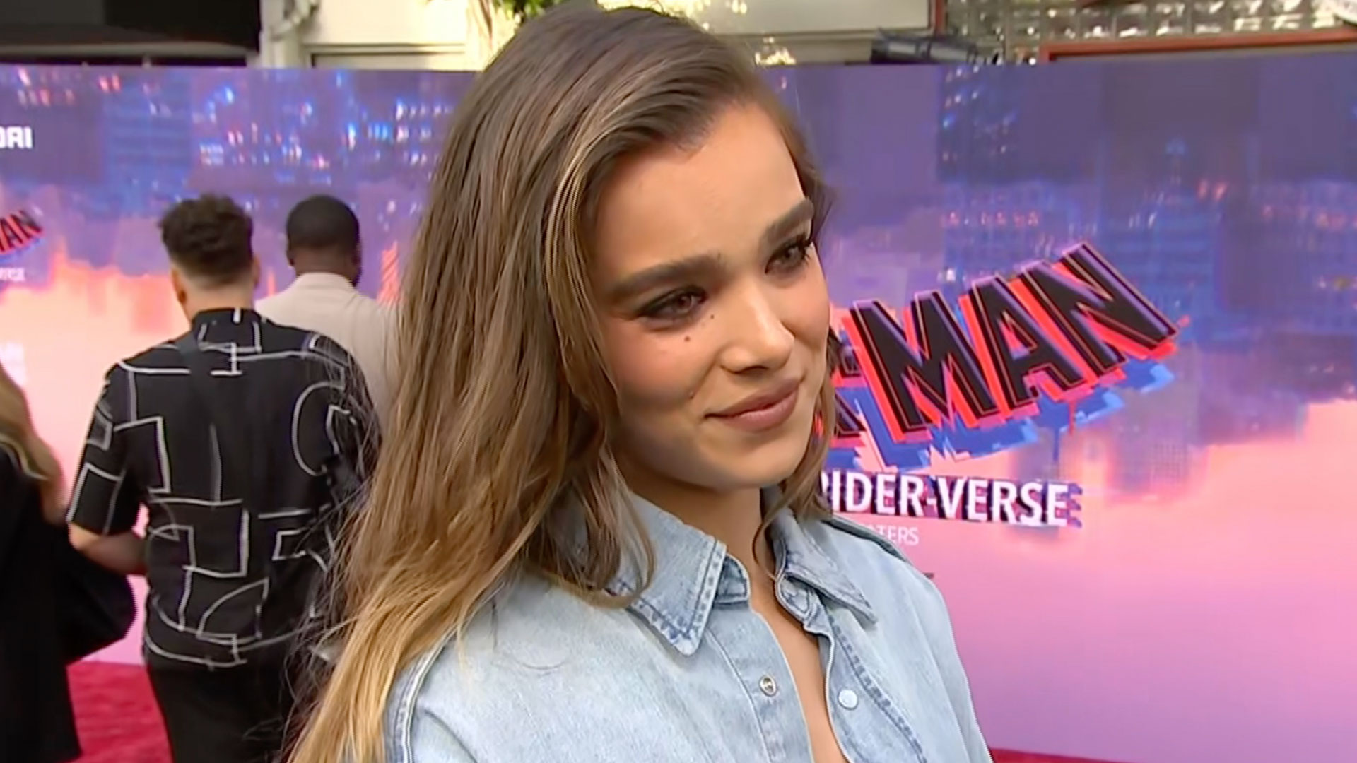Did Hailee Steinfeld & Emma Stone Have 'Spider-Man' Run In: 'You Have ...
