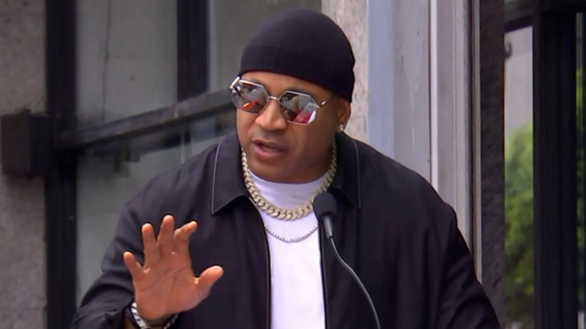 LL Cool J Calls Pal Ludacris 'Beyond Inspirational' While Honoring His ...