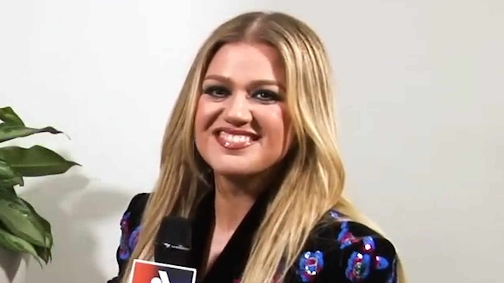 Kelly Clarkson Says She Feels Like ‘A Weight Has Been Lifted’ With ...