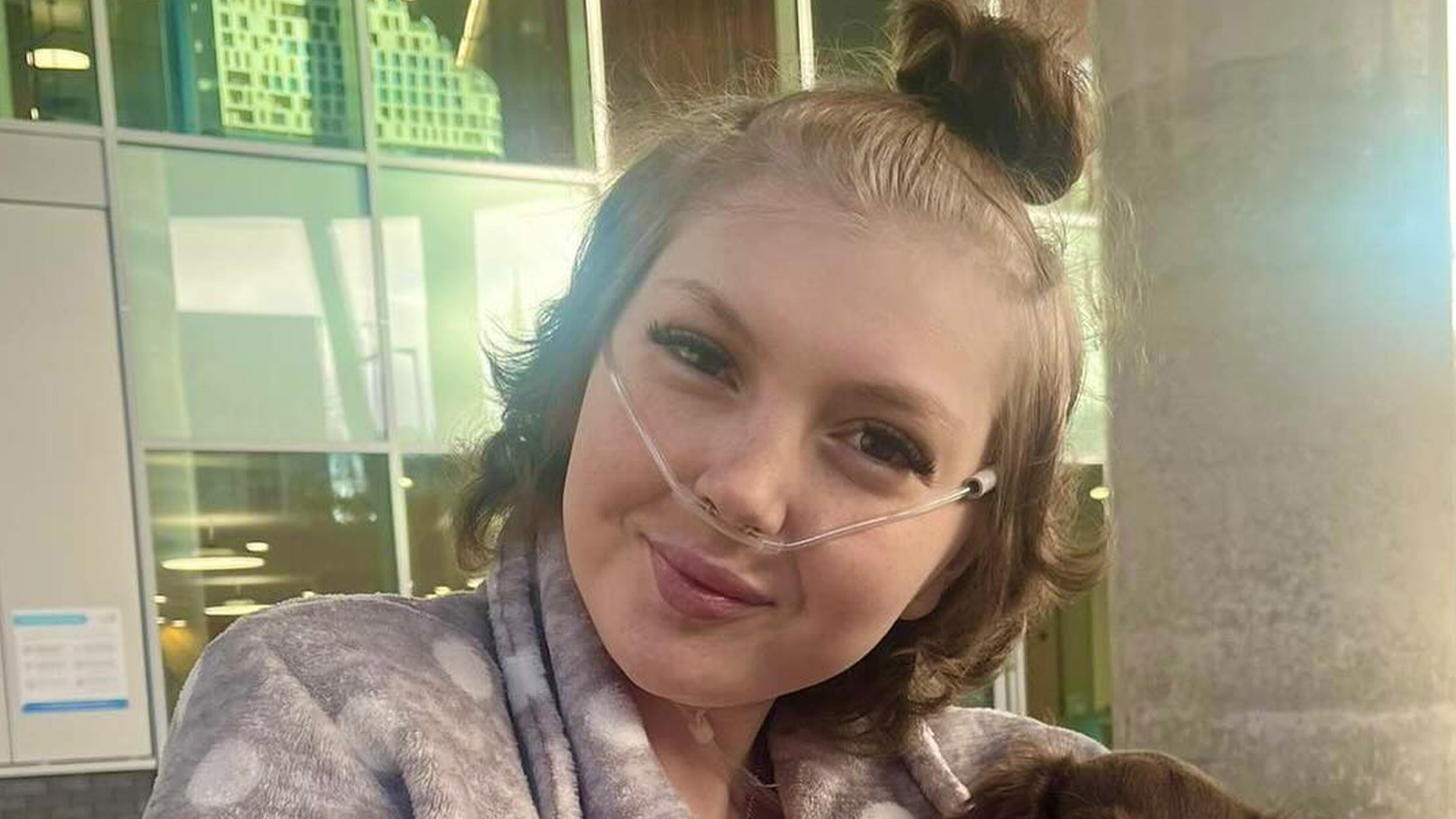 TikTok Star Leah Smith Dead At 22 After Four Year Bone Cancer Battle ...