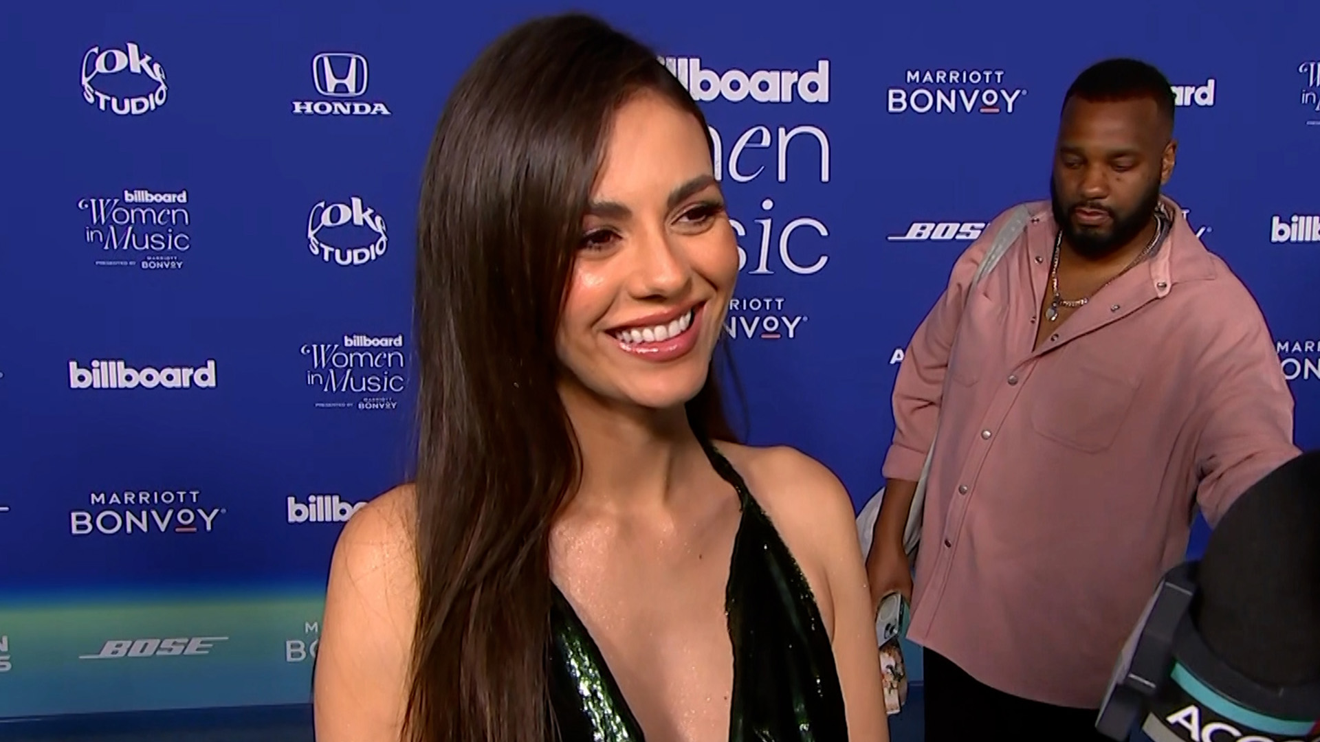 Victoria Justice Talks 'Active' 'Victorious' Group Chat, Says ‘Never ...