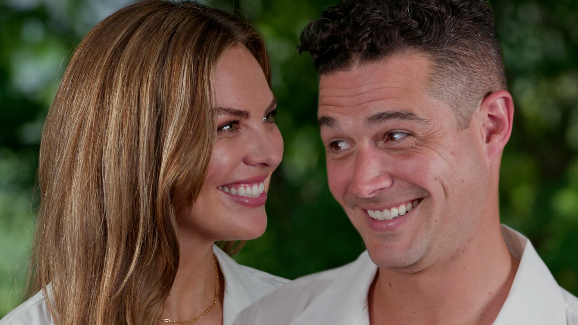 'Bachelor In Paradise': Wells Adams & Hannah Brown Talk 'Golden' Plot ...