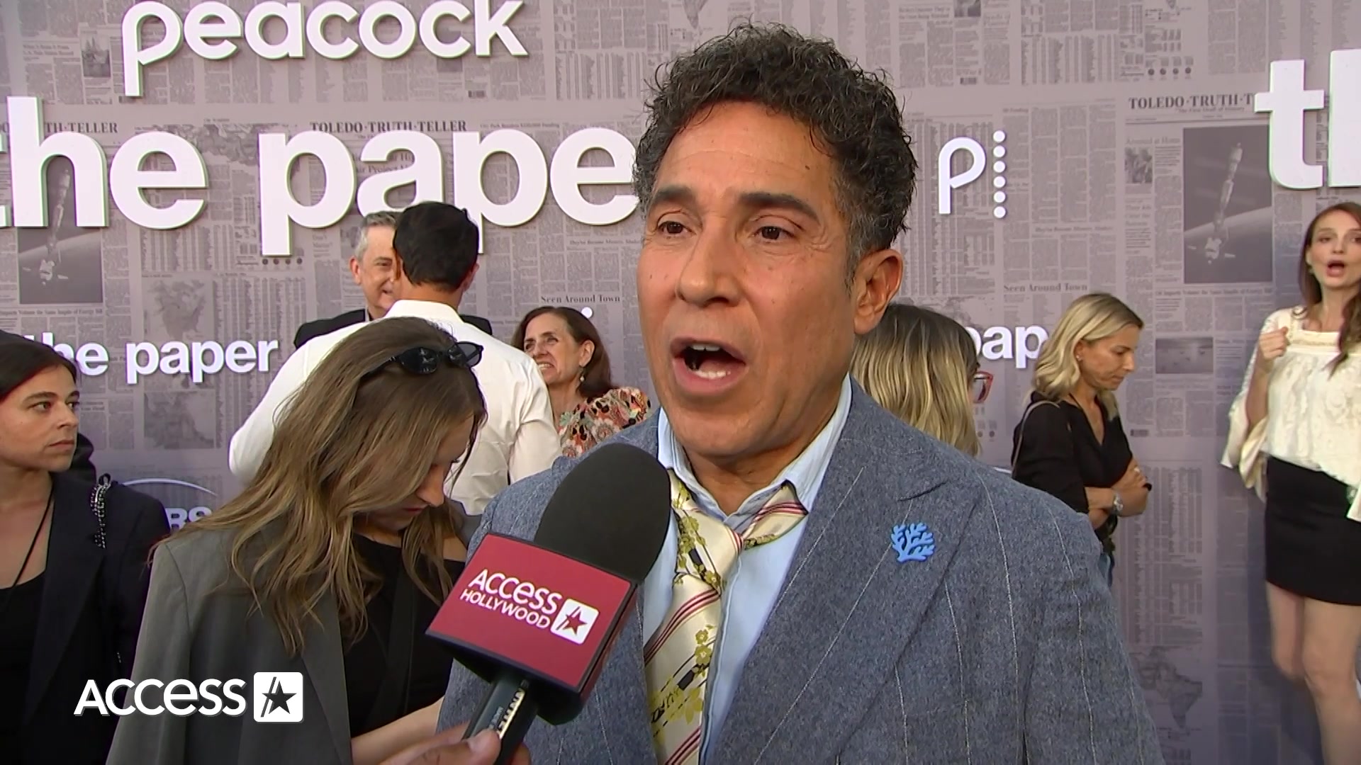 'The Paper' Cast React To Steve Carell & John Krasinski's Surprise Set ...