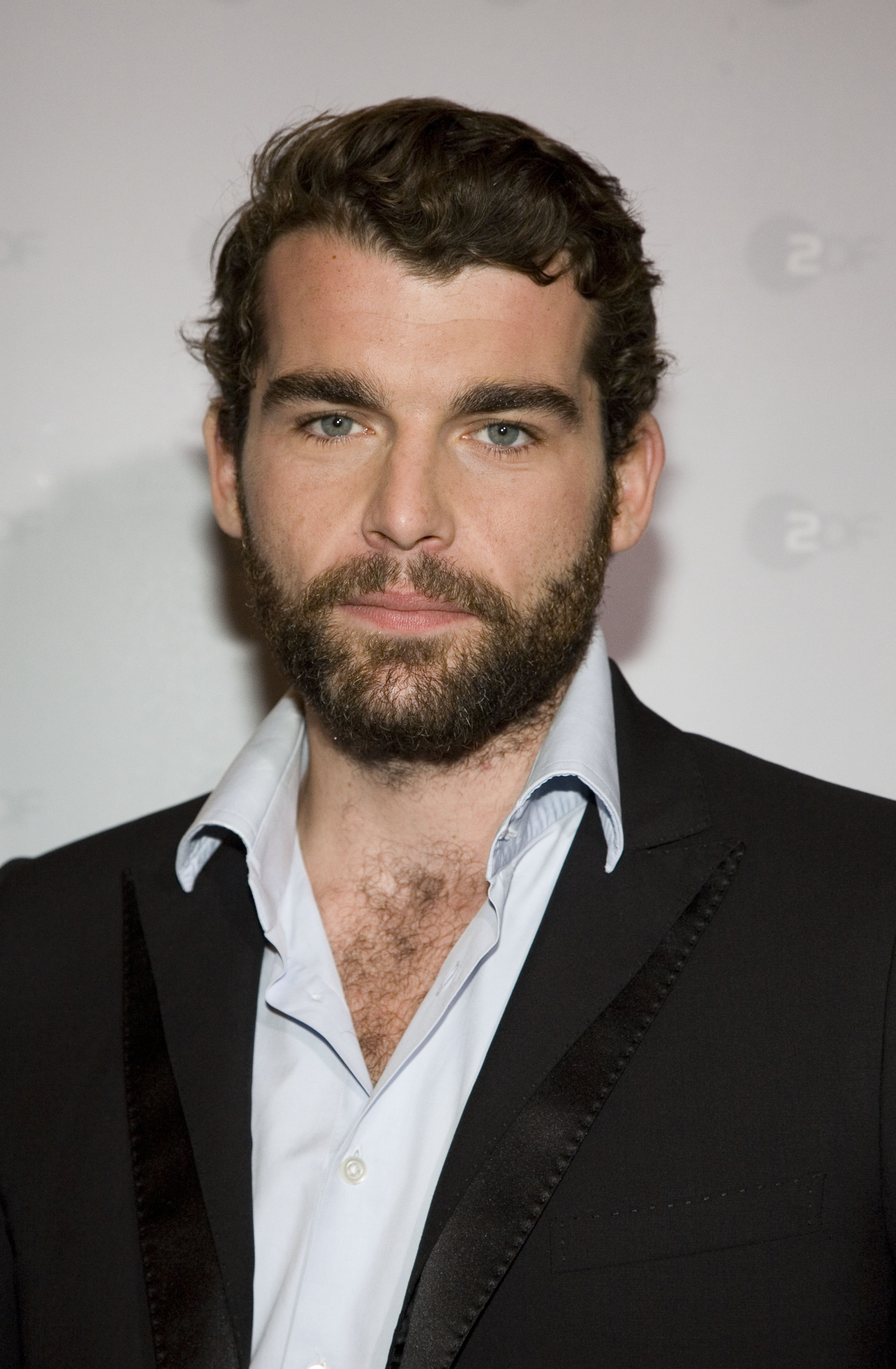 ‘Outlander’ Season 2: Meet The Cast - Access