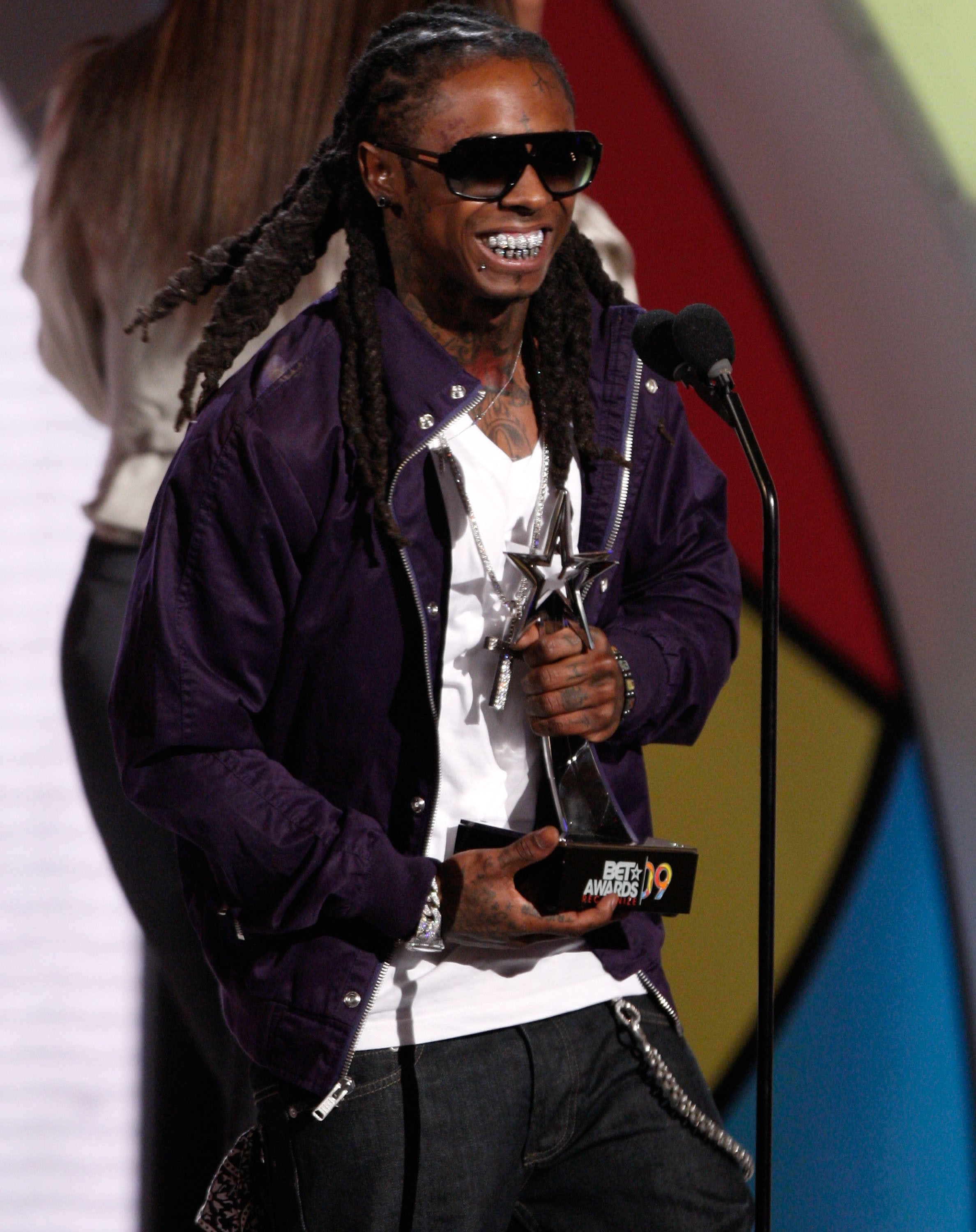 Lil Wayne Pleads Guilty To Attempted Gun Possession; One-Year Sentence ...
